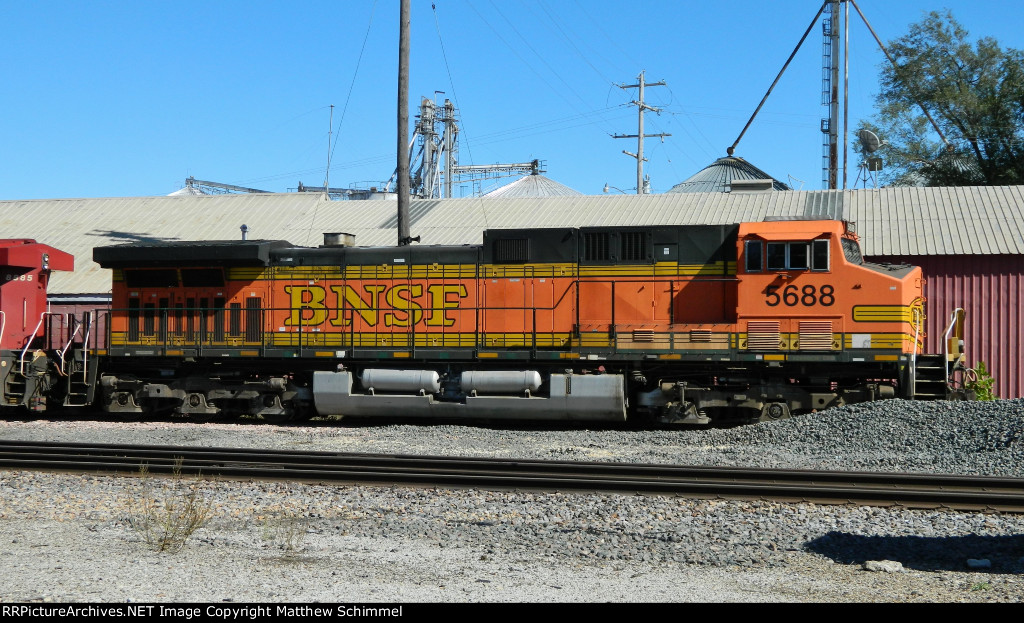 BNSF 5688